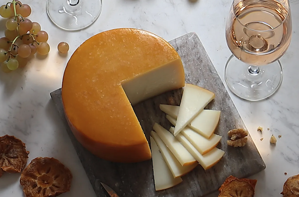 AD MAGAZINE FRANCE - Vins et fromages, les ingrédients de rêve pour un dîner romantique espagnol