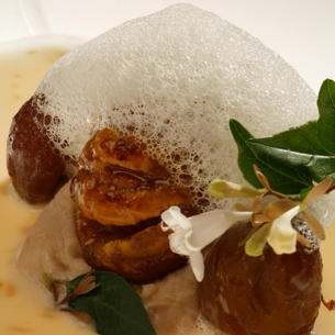 Cochones with a chestnut soup and cinnamon milk foam | Foods & Wines ...